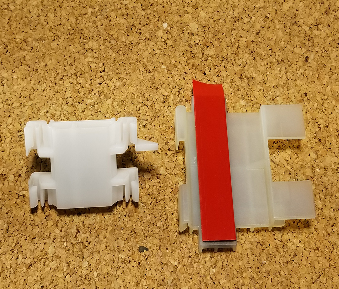 GENUINE LAND ROVER TAILGATE LOWER MOULDING CLIP SET of 2 RANGE ROVER 03 ...