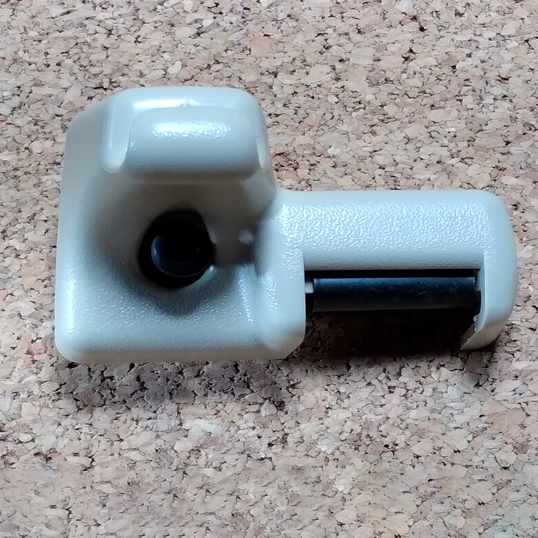 GENUINE LAND ROVER SUNVISOR RETAINER RANGE ROVER 03-05 06-09 10-12 RH ...