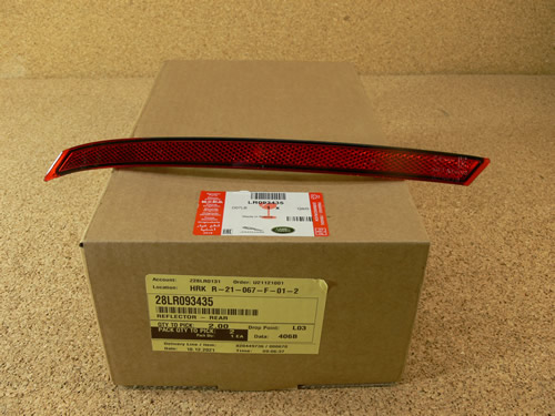 GENUINE LAND ROVER REFLECTOR REAR BUMPER LIGHT RH RANGE ROVER VELAR ...