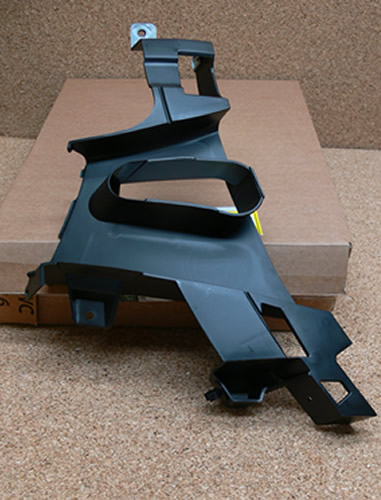 GENUINE LAND ROVER FRONT BUMPER MOUNTING BRACKET RH RANGE VELAR ...