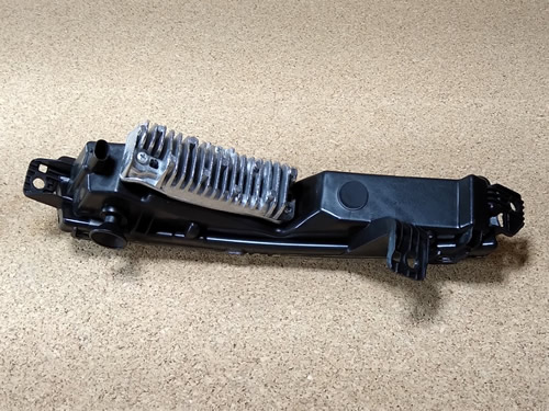 LAND ROVER FRONT FOG LAMP RANGE ROVER VELAR RH LR111099 NEW - LRBritish ...