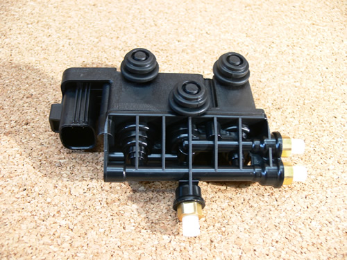 LAND ROVER AIR SUSPENSION VALVE BLOCK FRONT LR3 RANGE ROVER SPORT 05-13 ...